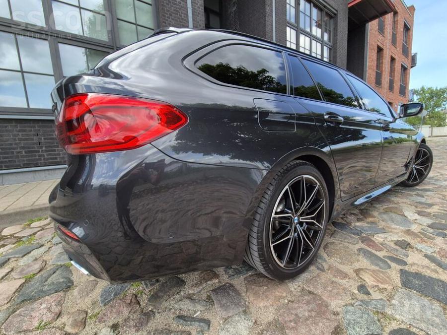 Grey BMW 520 2019 in Riga, with an engine capacity of 2.00 L and mileage of 183 thousand km for 24499 €, photo 3 on AUTOMOTO.COM.LV