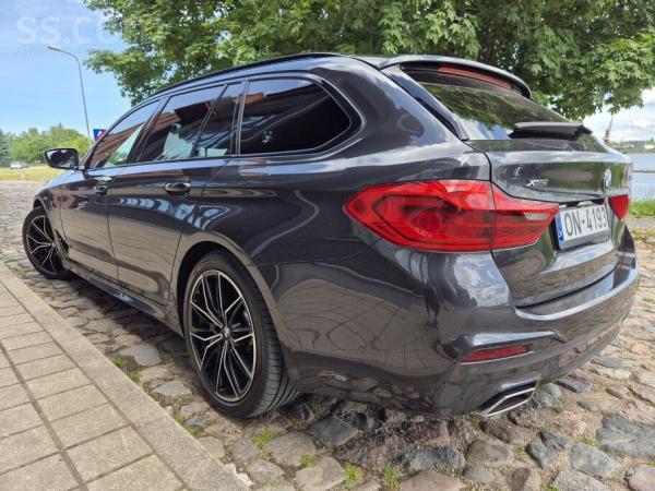 Grey BMW 520 2019 in Riga, with an engine capacity of 2.00 L and mileage of 183 thousand km for 24499 €, photo 3 on AUTOMOTO.COM.LV