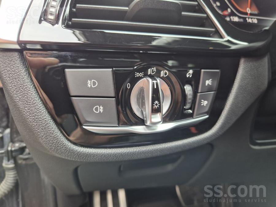 Grey BMW 520 2019 in Riga, with an engine capacity of 2.00 L and mileage of 183 thousand km for 24499 €, photo 17 on AUTOMOTO.COM.LV