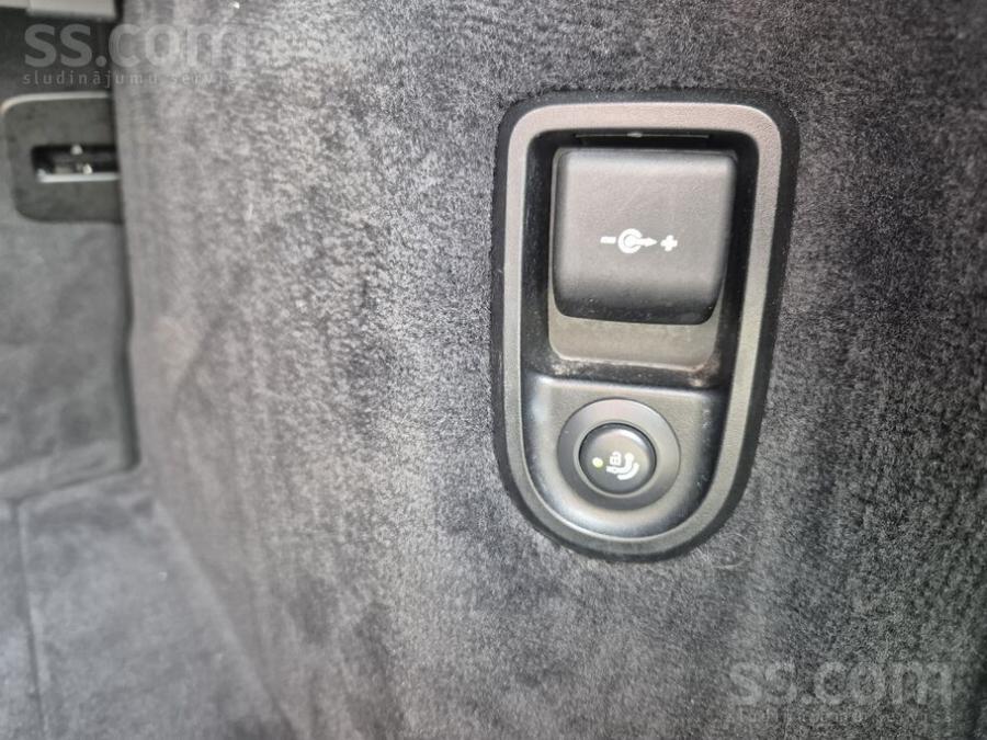 Grey BMW 520 2019 in Riga, with an engine capacity of 2.00 L and mileage of 183 thousand km for 24499 €, photo 23 on AUTOMOTO.COM.LV