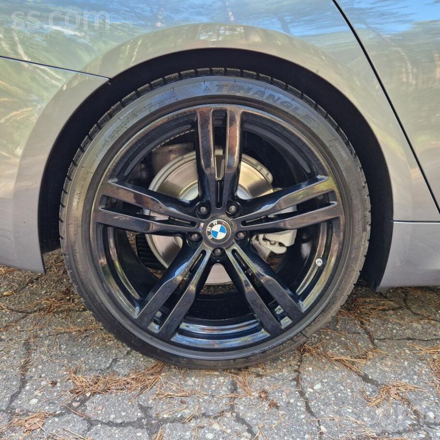 Grey BMW 520 2019 in Daugavpils, with an engine capacity of 2.00 L and mileage of 285 thousand km for 19850 €, photo 13 on AUTOMOTO.COM.LV