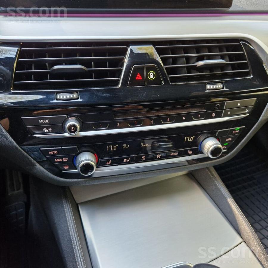Grey BMW 520 2019 in Daugavpils, with an engine capacity of 2.00 L and mileage of 285 thousand km for 19850 €, photo 30 on AUTOMOTO.COM.LV