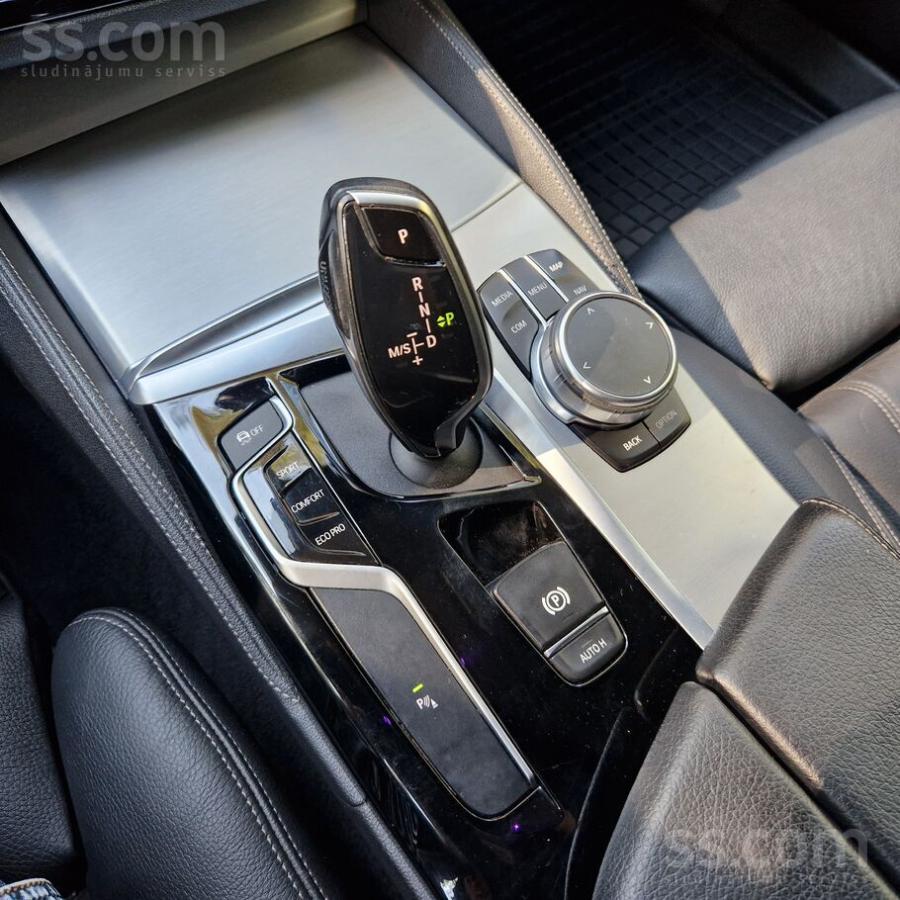 Grey BMW 520 2019 in Daugavpils, with an engine capacity of 2.00 L and mileage of 285 thousand km for 19850 €, photo 32 on AUTOMOTO.COM.LV