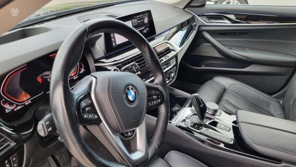 Grey BMW 520 2019 in Vilnius, with an engine capacity of 2.00 L and mileage of 194 thousand km for 19500 €, photo 10 on AUTOMOTO.COM.LV
