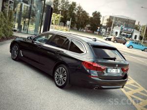 Grey BMW 520 2020 in Riga, with an engine capacity of 2.00 L and mileage of 132 thousand km for 21799 €, photo 4 on AUTOMOTO.COM.LV