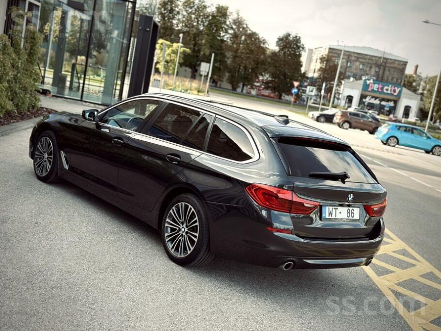Grey BMW 520 2020 in Riga, with an engine capacity of 2.00 L and mileage of 132 thousand km for 21799 €, photo 4 on AUTOMOTO.COM.LV