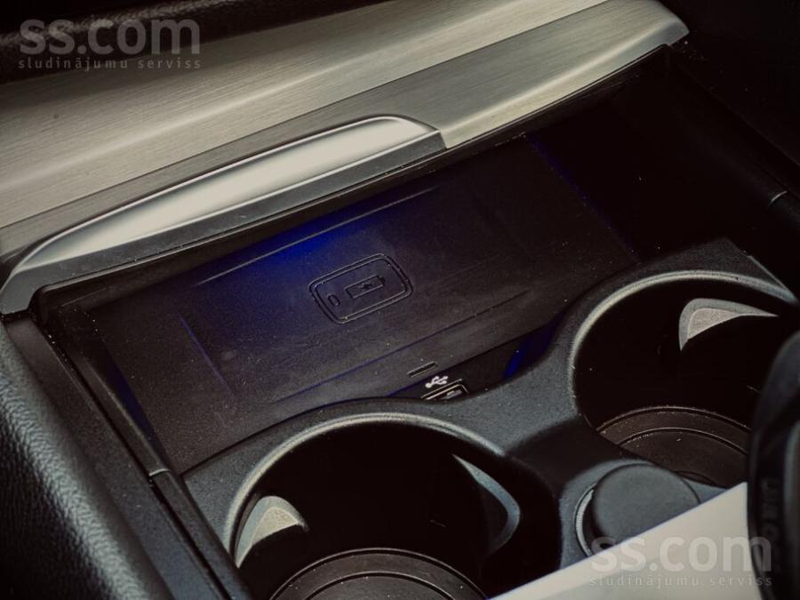 Grey BMW 520 2020 in Riga, with an engine capacity of 2.00 L and mileage of 132 thousand km for 21799 €, photo 19 on AUTOMOTO.COM.LV
