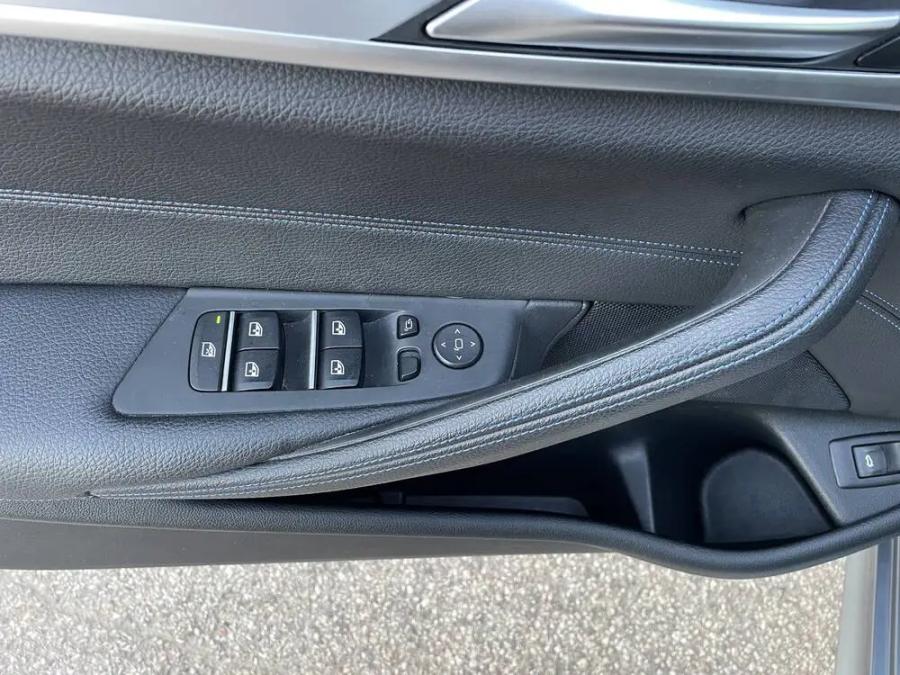 Pelēks BMW 520 2020 Sigulda, ar dzinēja tilpumu 2.00 L un nobraukumu 169 tūkst. km par 24990 €, foto 23 vietnē AUTOMOTO.COM.LV