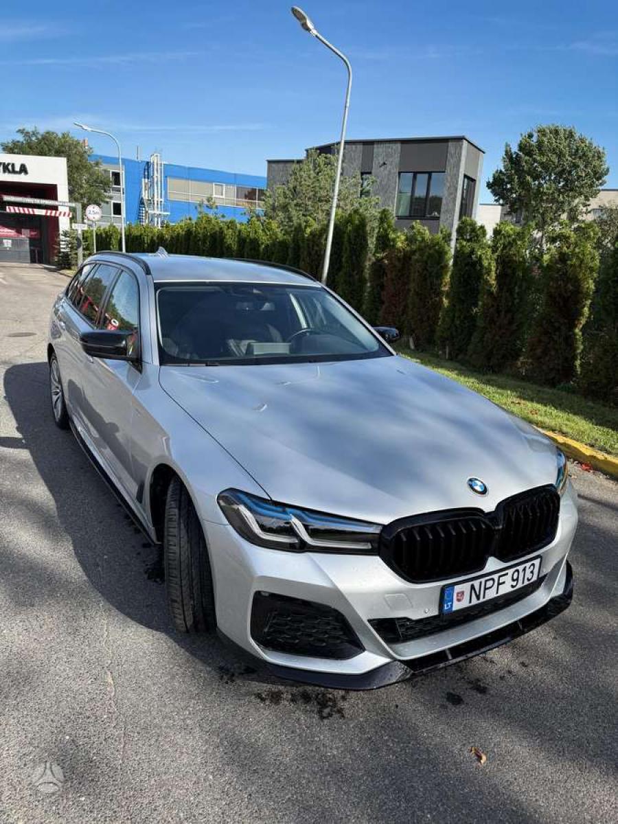 Grey BMW 520 2020 in Vilnius, with an engine capacity of 2.00 L and mileage of 160 thousand km for 23500 €, photo 4 on AUTOMOTO.COM.LV