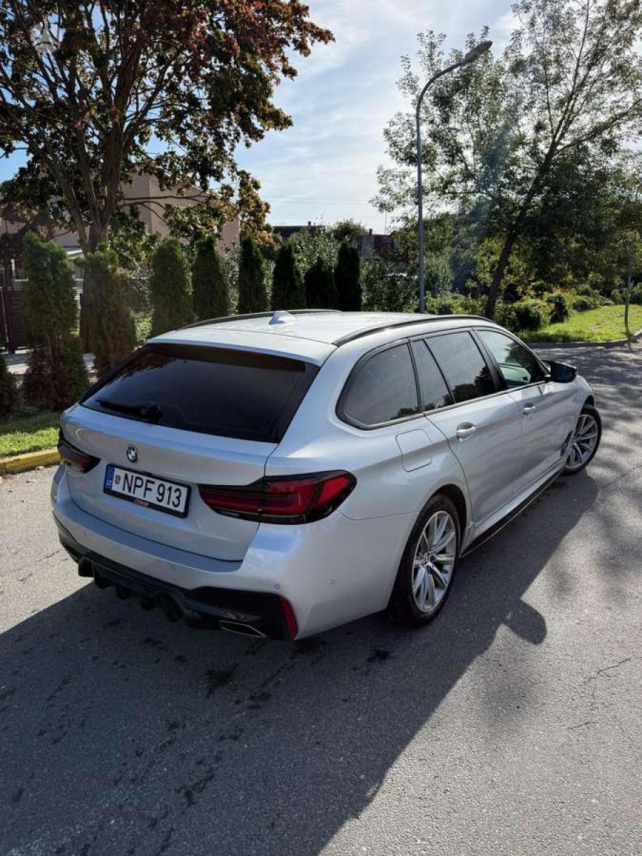 Grey BMW 520 2020 in Vilnius, with an engine capacity of 2.00 L and mileage of 160 thousand km for 23500 €, photo 5 on AUTOMOTO.COM.LV