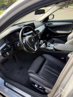 Grey BMW 520 2020 in Vilnius, with an engine capacity of 2.00 L and mileage of 160 thousand km for 23500 €, photo 9 on AUTOMOTO.COM.LV