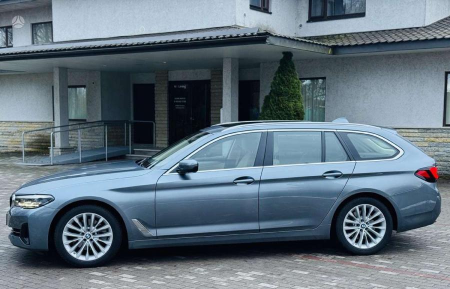 Grey BMW 520 2021 in Parnu, with an engine capacity of 2.00 L and mileage of 76 thousand km for 28000 €, photo 15 on AUTOMOTO.COM.LV