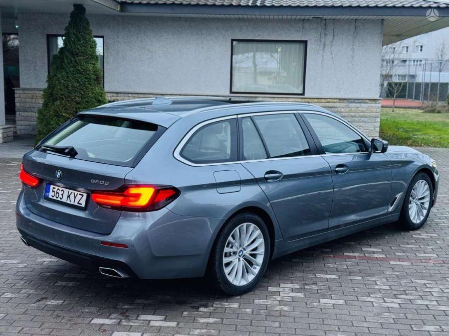 Grey BMW 520 2021 in Parnu, with an engine capacity of 2.00 L and mileage of 76 thousand km for 28000 €, photo 19 on AUTOMOTO.COM.LV