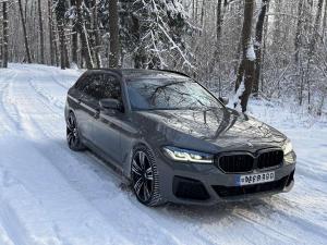 Pelēks BMW 520 2021 Kauņa, ar dzinēja tilpumu 2.00 L un nobraukumu 93 tūkst. km par 29000 €, foto  vietnē AUTOMOTO.COM.LV