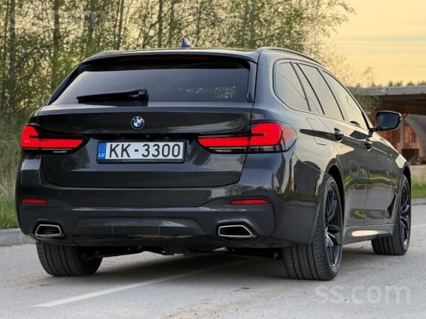 Grey BMW 520 2021 in Valmiera, with an engine capacity of 2.00 L and mileage of 135 thousand km for 29900 €, photo 2 on AUTOMOTO.COM.LV