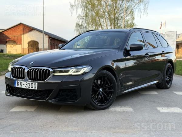 Grey BMW 520 2021 in Valmiera, with an engine capacity of 2.00 L and mileage of 135 thousand km for 29900 €, photo 4 on AUTOMOTO.COM.LV