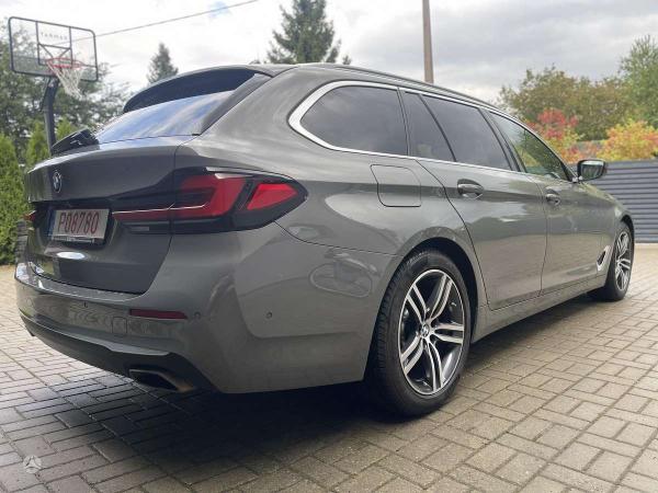 Grey BMW 520 2021 in Vilnius, with an engine capacity of 2.00 L and mileage of 200 thousand km for 23456 €, photo 8 on AUTOMOTO.COM.LV
