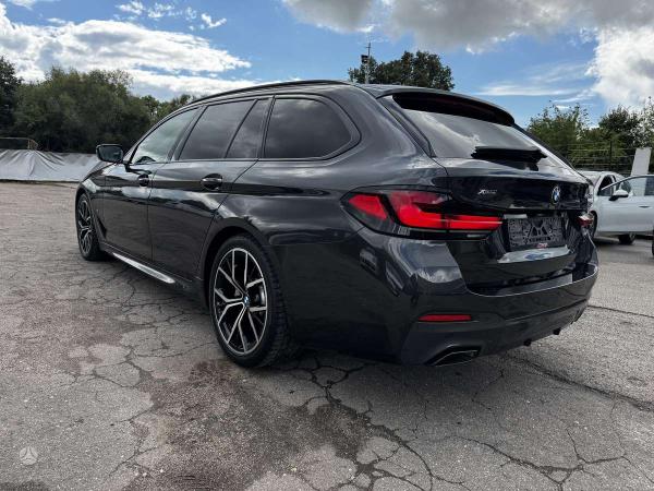 Grey BMW 520 2021 in Panevezys, with an engine capacity of 2.00 L and mileage of 159 thousand km for 24500 €, photo 4 on AUTOMOTO.COM.LV