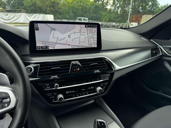 Grey BMW 520 2021 in Panevezys, with an engine capacity of 2.00 L and mileage of 159 thousand km for 24500 €, photo 8 on AUTOMOTO.COM.LV