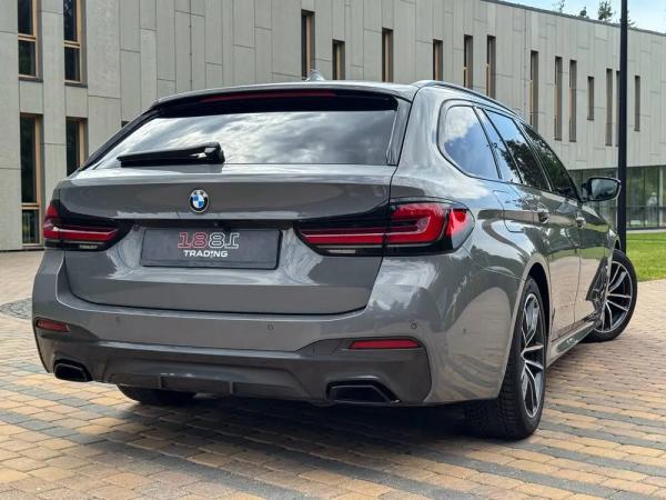 Grey BMW 520 2022 in Riga, with an engine capacity of 2.00 L and mileage of 182 thousand km for 24900 €, photo 3 on AUTOMOTO.COM.LV