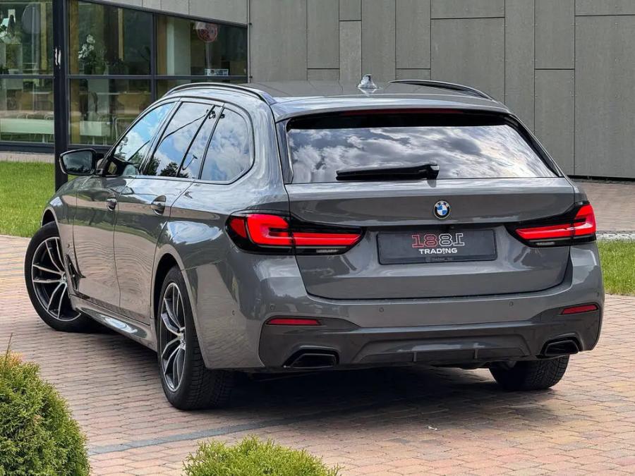 Grey BMW 520 2022 in Riga, with an engine capacity of 2.00 L and mileage of 182 thousand km for 24900 €, photo 6 on AUTOMOTO.COM.LV