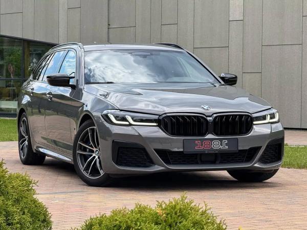 Grey BMW 520 2022 in Riga, with an engine capacity of 2.00 L and mileage of 182 thousand km for 24900 €, photo 7 on AUTOMOTO.COM.LV
