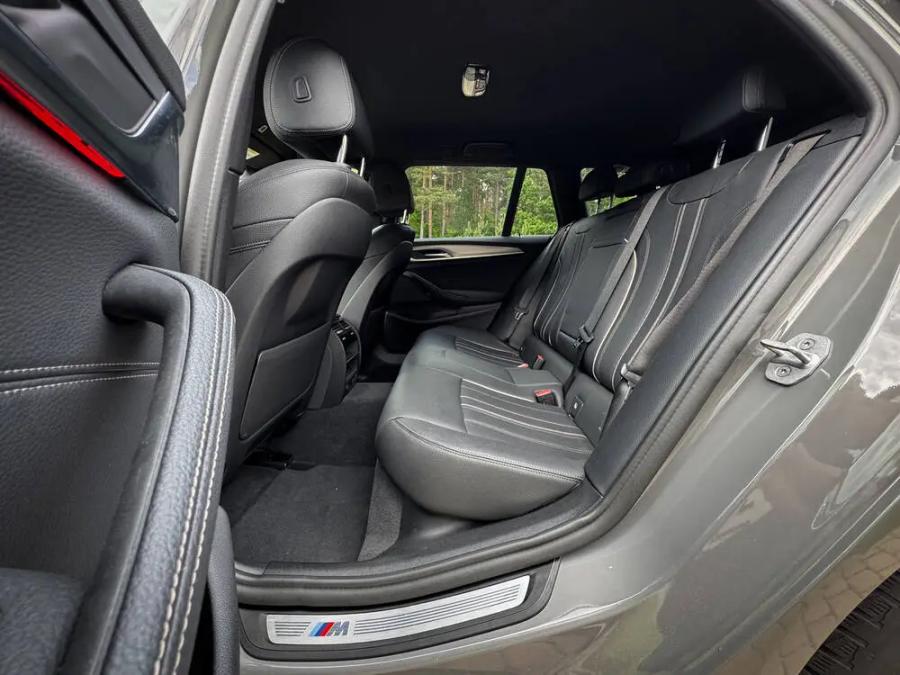 Grey BMW 520 2022 in Riga, with an engine capacity of 2.00 L and mileage of 182 thousand km for 24900 €, photo 15 on AUTOMOTO.COM.LV