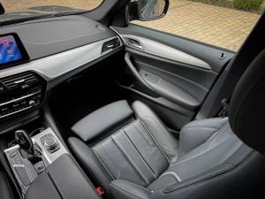 Grey BMW 520 2022 in Riga, with an engine capacity of 2.00 L and mileage of 182 thousand km for 24900 €, photo 26 on AUTOMOTO.COM.LV
