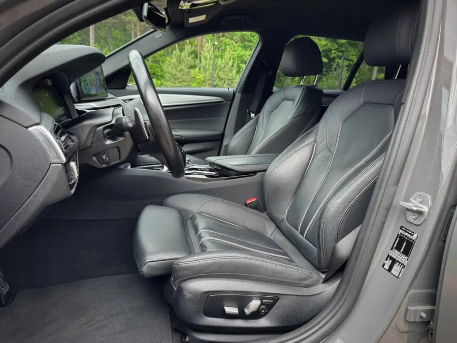Grey BMW 520 2022 in Riga, with an engine capacity of 2.00 L and mileage of 182 thousand km for 24900 €, photo 38 on AUTOMOTO.COM.LV