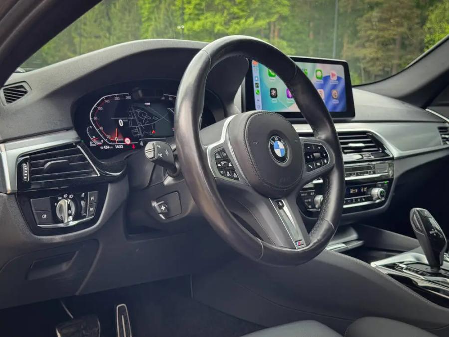 Grey BMW 520 2022 in Riga, with an engine capacity of 2.00 L and mileage of 182 thousand km for 24900 €, photo 41 on AUTOMOTO.COM.LV