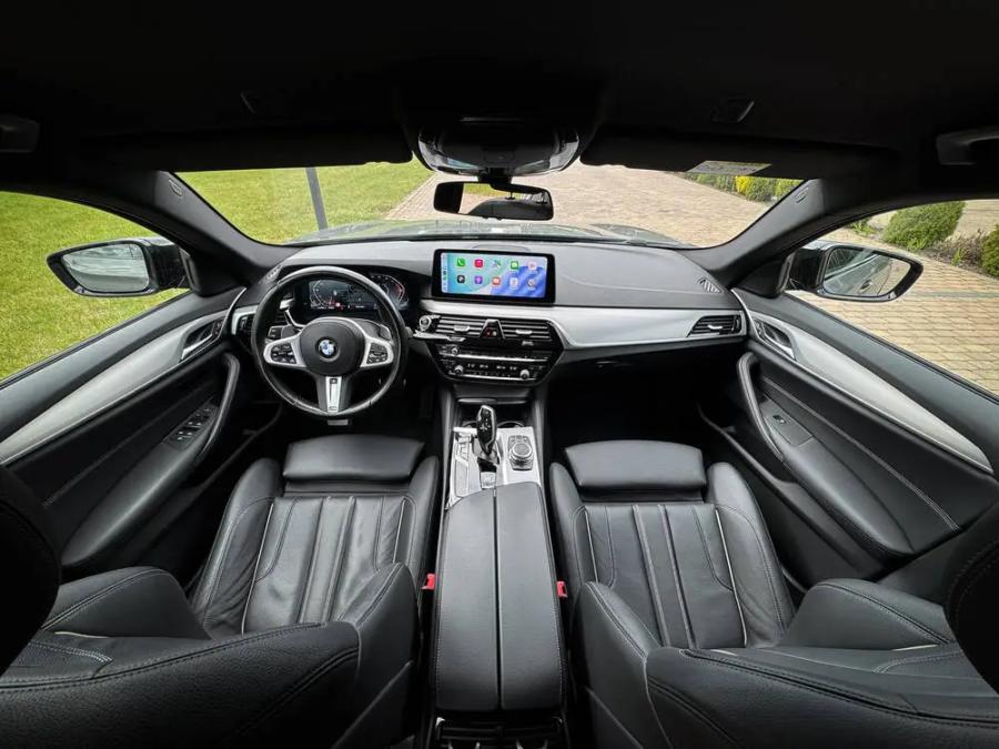 Grey BMW 520 2022 in Riga, with an engine capacity of 2.00 L and mileage of 182 thousand km for 24900 €, photo 42 on AUTOMOTO.COM.LV