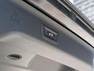 Grey BMW 520 2022 in Siauliai, with an engine capacity of 2.00 L and mileage of 241 thousand km for 20500 €, photo 24 on AUTOMOTO.COM.LV