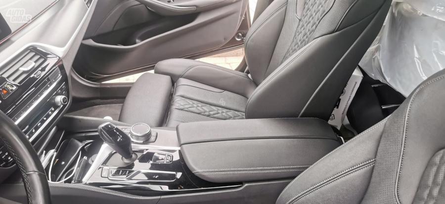 Pelēks BMW 520 2023 Viļņa, ar dzinēja tilpumu 2.00 L un nobraukumu 190 tūkst. km par 25850 €, foto 12 vietnē AUTOMOTO.COM.LV