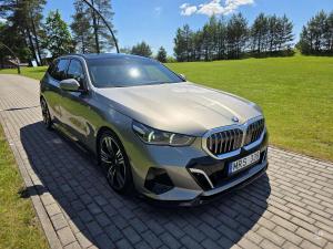 Pelēks BMW 520 2024 Telšiai, ar dzinēja tilpumu 2.00 L un nobraukumu 48 tūkst. km par 54800 €, foto 3 vietnē AUTOMOTO.COM.LV