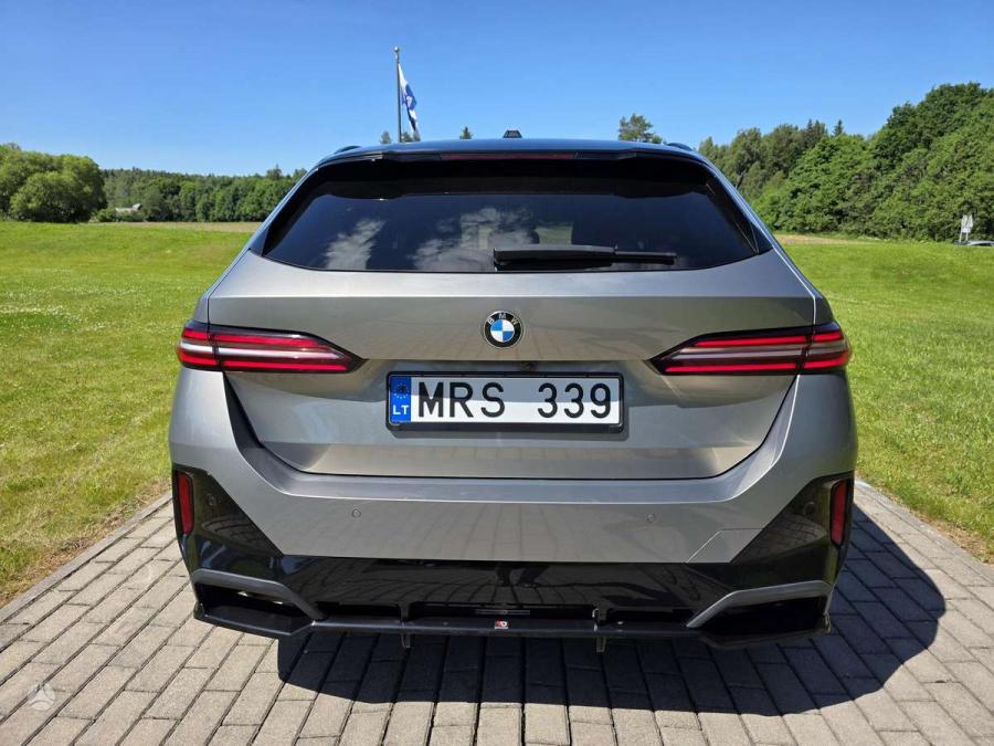 Pelēks BMW 520 2024 Telšiai, ar dzinēja tilpumu 2.00 L un nobraukumu 48 tūkst. km par 54800 €, foto 7 vietnē AUTOMOTO.COM.LV