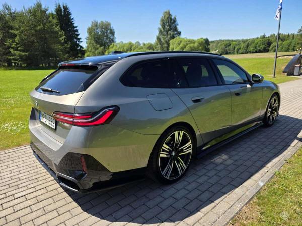 Pelēks BMW 520 2024 Telšiai, ar dzinēja tilpumu 2.00 L un nobraukumu 48 tūkst. km par 54800 €, foto 9 vietnē AUTOMOTO.COM.LV