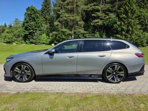Pelēks BMW 520 2024 Telšiai, ar dzinēja tilpumu 2.00 L un nobraukumu 48 tūkst. km par 54800 €, foto 12 vietnē AUTOMOTO.COM.LV