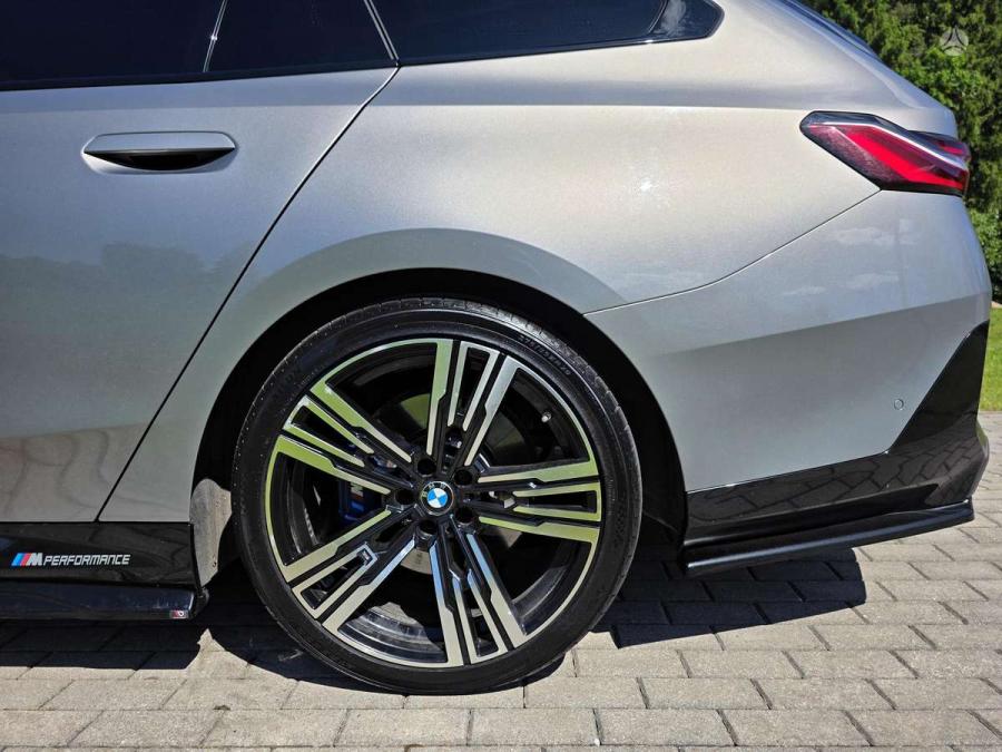 Pelēks BMW 520 2024 Telšiai, ar dzinēja tilpumu 2.00 L un nobraukumu 48 tūkst. km par 54800 €, foto 23 vietnē AUTOMOTO.COM.LV