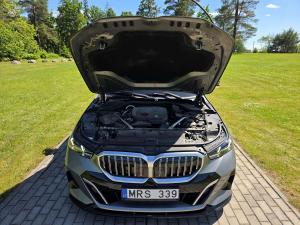 Pelēks BMW 520 2024 Telšiai, ar dzinēja tilpumu 2.00 L un nobraukumu 48 tūkst. km par 54800 €, foto 53 vietnē AUTOMOTO.COM.LV