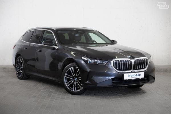 Grey BMW 520 2024 in Vilnius, with an engine capacity of 2.00 L and mileage of 35 thousand km for 41991 €, photo 5 on AUTOMOTO.COM.LV