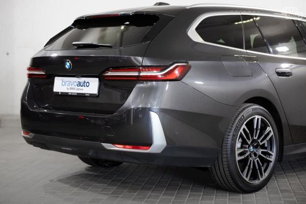 Grey BMW 520 2024 in Vilnius, with an engine capacity of 2.00 L and mileage of 35 thousand km for 41991 €, photo 10 on AUTOMOTO.COM.LV