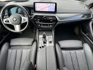 Grey BMW 520 2024 in Vilnius, with an engine capacity of 2.00 L and mileage of 41 thousand km for 32950 €, photo 4 on AUTOMOTO.COM.LV
