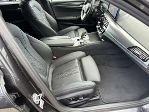 Grey BMW 520 2024 in Vilnius, with an engine capacity of 2.00 L and mileage of 41 thousand km for 32950 €, photo 5 on AUTOMOTO.COM.LV