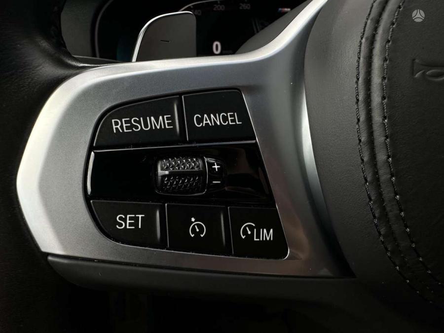 Grey BMW 520 2024 in Vilnius, with an engine capacity of 2.00 L and mileage of 41 thousand km for 32950 €, photo 10 on AUTOMOTO.COM.LV
