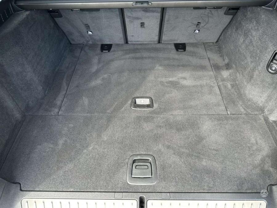 Grey BMW 520 2024 in Vilnius, with an engine capacity of 2.00 L and mileage of 41 thousand km for 32950 €, photo 33 on AUTOMOTO.COM.LV