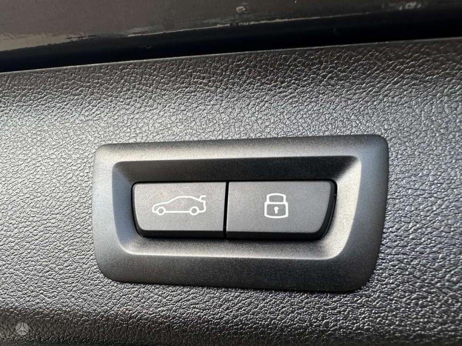 Grey BMW 520 2024 in Vilnius, with an engine capacity of 2.00 L and mileage of 41 thousand km for 32950 €, photo 35 on AUTOMOTO.COM.LV