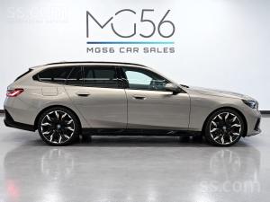 Grey BMW 520 2024 in Riga, with an engine capacity of 2.00 L and mileage of 69 thousand km for 49990 €, photo 6 on AUTOMOTO.COM.LV
