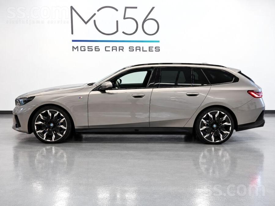 Grey BMW 520 2024 in Riga, with an engine capacity of 2.00 L and mileage of 69 thousand km for 49990 €, photo 7 on AUTOMOTO.COM.LV