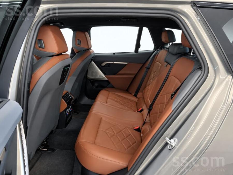 Grey BMW 520 2024 in Riga, with an engine capacity of 2.00 L and mileage of 69 thousand km for 49990 €, photo 10 on AUTOMOTO.COM.LV