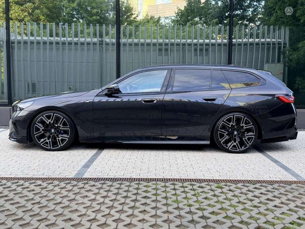 Pelēks BMW 520 2025 Viļņa, ar dzinēja tilpumu 2.00 L un nobraukumu 19 tūkst. km par 49900 €, foto 3 vietnē AUTOMOTO.COM.LV